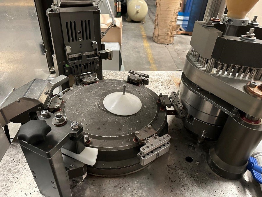 VersiFil AW Bohanan Automatic Capsule Filler | Indy Crossroads Equipment