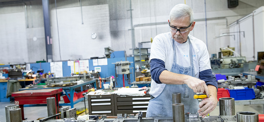 What Are the 7 Steps in the Stamping Method? | Mursix | Mursix